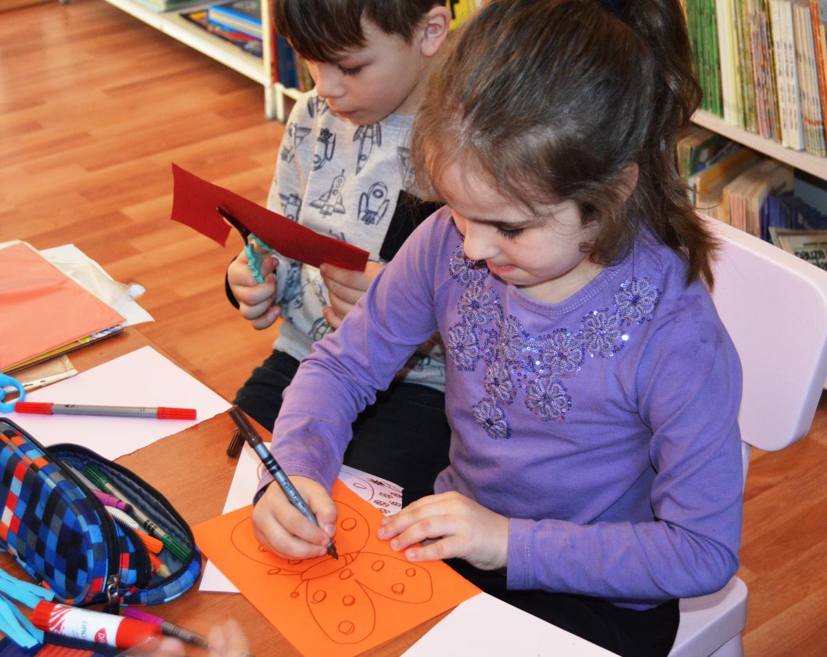 Atelier de lucru-”Mâini dibace”- Vine,vine primăvara! – Biblioteca ...