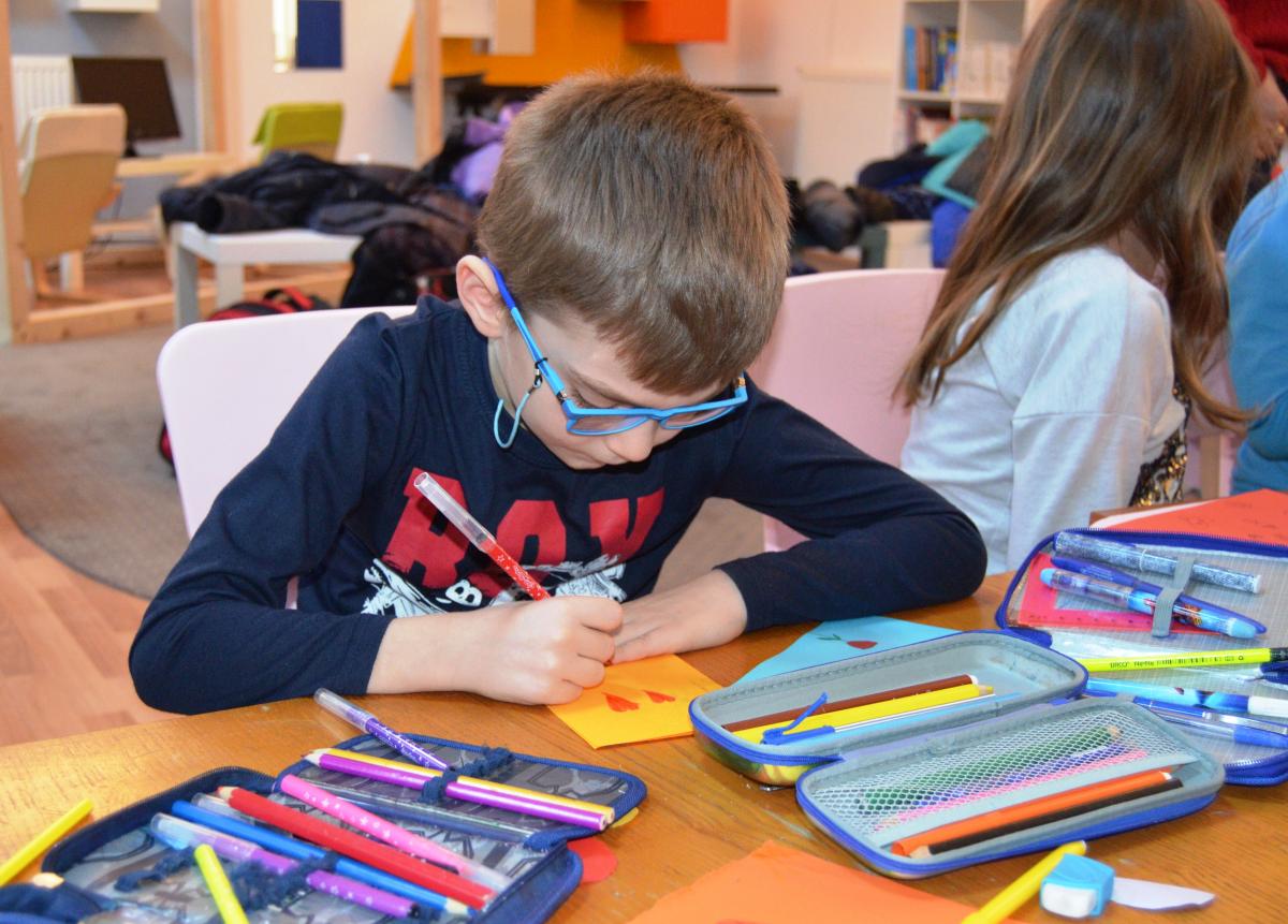 Atelier de lucru-”Mâini dibace”- Vine,vine primăvara! – Biblioteca ...