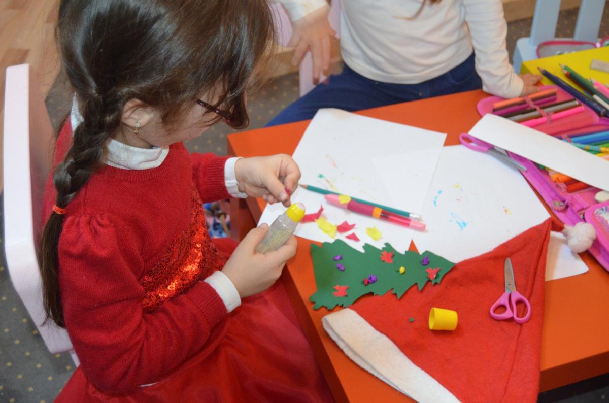 Mâini dibace – Atelierul lui Moș Crăciun – Biblioteca Judeţeana Ialomiţa